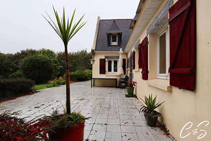 Maison à vendre - Pleuven - 6 pièces - 5 chambres