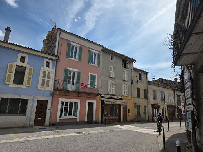 Maison à vendre - La Motte-Chalancon - 4 pièces - 4 chambres
