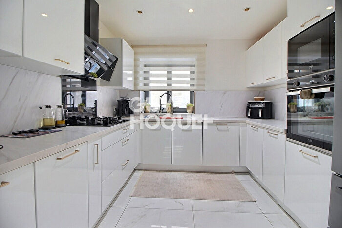 Maison 4 pièces à Beaucaire, Centre-ville, à vendre