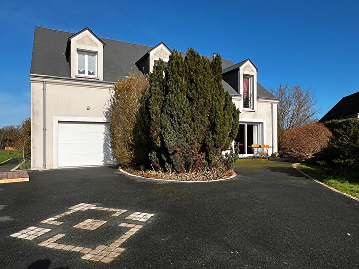 Maison à vendre - Saint-Martin-dAbbat - 7 pièces - 6 chambres