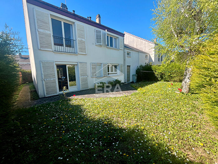 Maison 6 pièces à Villepreux, à vendre