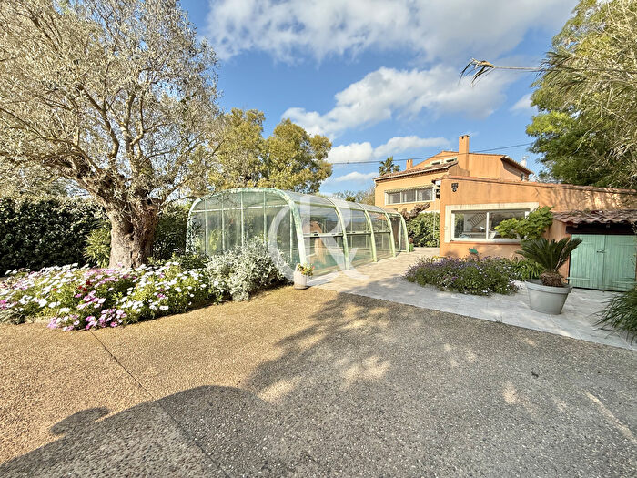 Appartement à vendre - Hyères, Ayguade, Salins - 5 pièces - 3 chambres