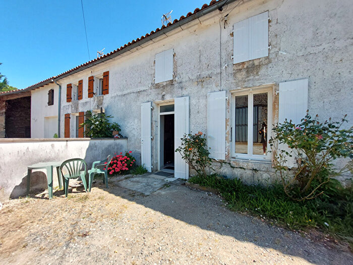 Maison 3 pièces à louer à Écoyeux