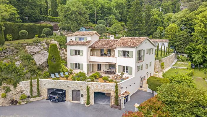Maison 9 pièces à Vence, Les Campreniers, L'Ormée, à vendre
