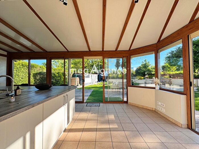 Maison à vendre - Mortagne-sur-Sèvre - 6 pièces - 4 chambres