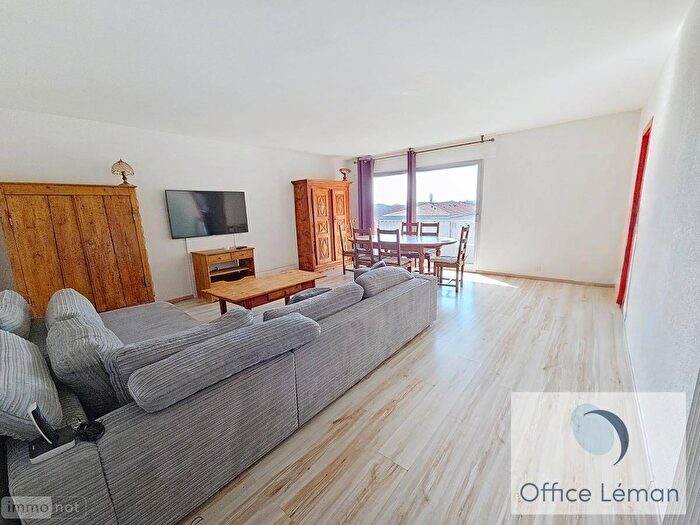 Appartement à louer - Divonne-les-Bains - 4 pièces - 3 chambres