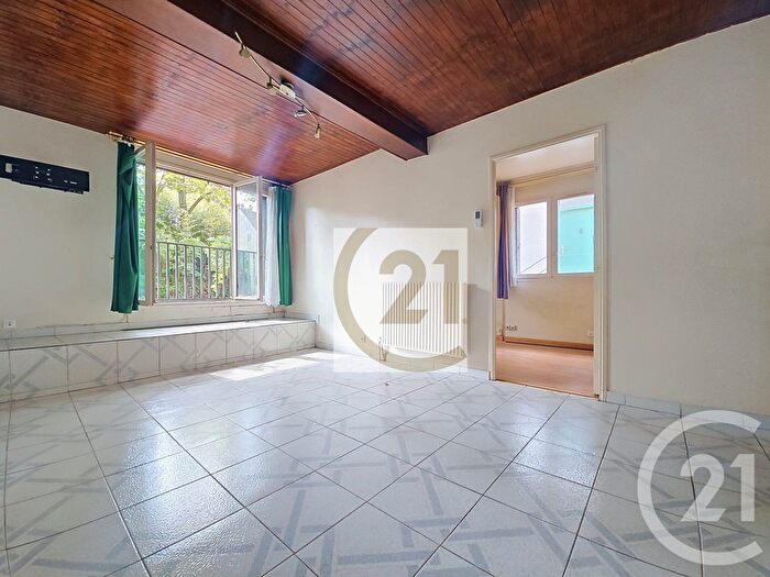 Ivry-sur-Seine, Parmentier, Marat, Robespierre : Maison 3 pièces à vendre