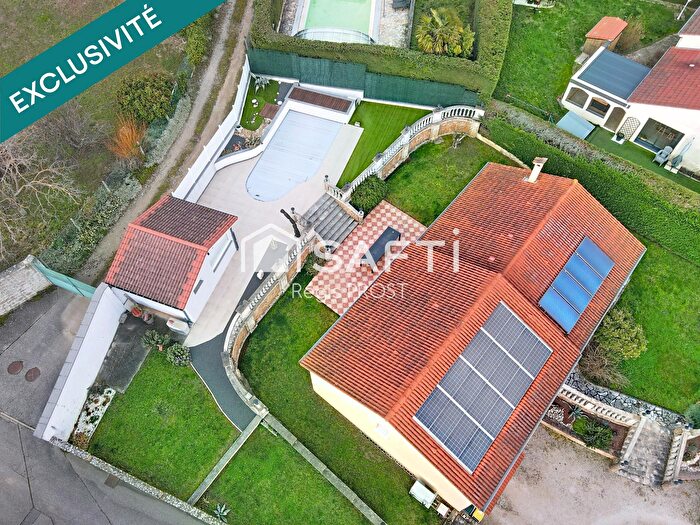 Maison à vendre - Saint-Martin-la-Plaine - 6 pièces - 4 chambres