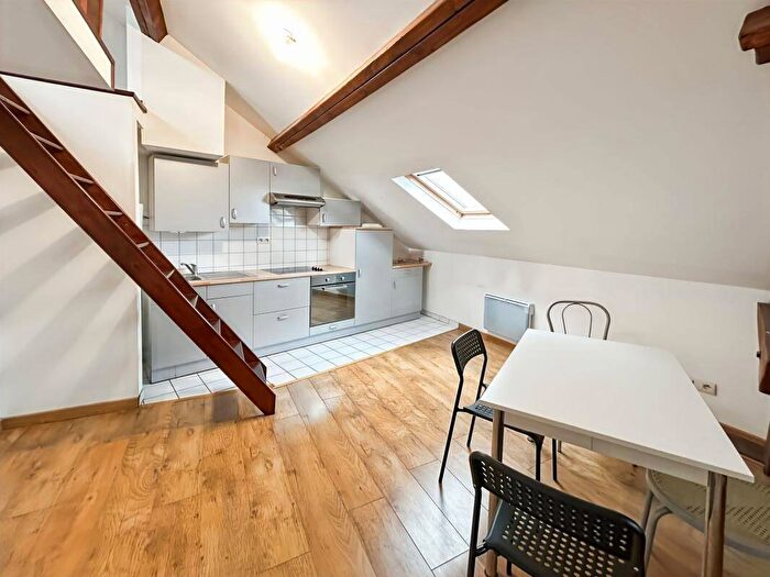 Appartement à louer - Clairmarais-Charles Arnould, Reims - 1 pièce