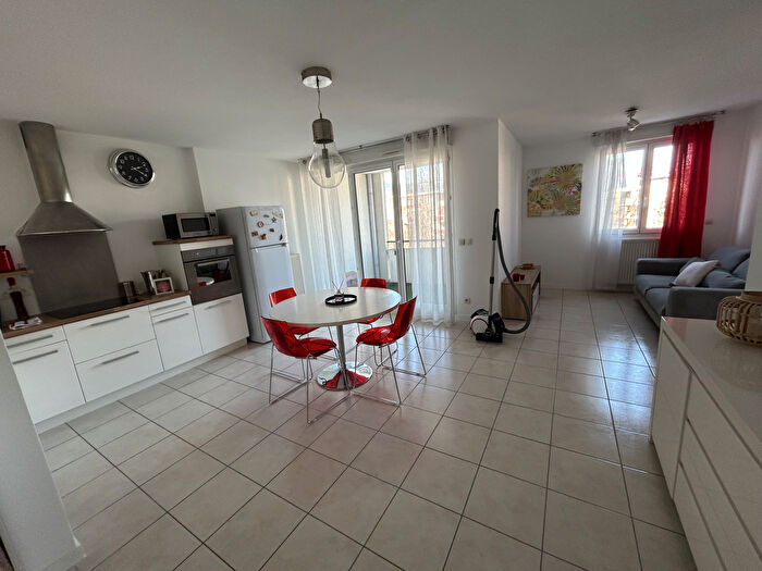 Appartement à louer - Saint-Martin-dHères - 2 pièces - 1 chambre