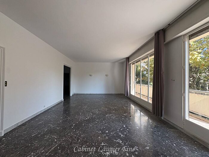 Appartement à louer - Marseille ème arrondissement - 6 pièces - 4 chambres