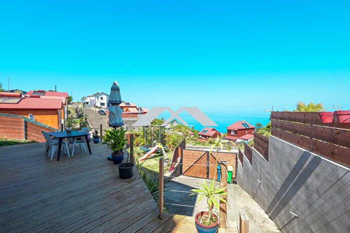 Maison à vendre - Les Trois-Bassins, Centre-ville, Bois de Nèfles - 4 pièces - 3 chambres