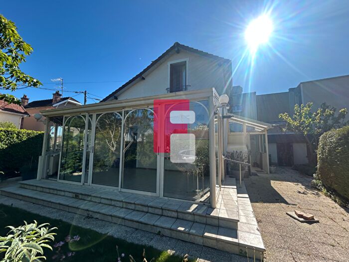 Maison 5 pièces à vendre - Saint-Julien-les-Villas