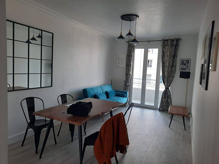 Appartement à louer - Le Bachut, Lyon ème arrondissement - 1 pièce