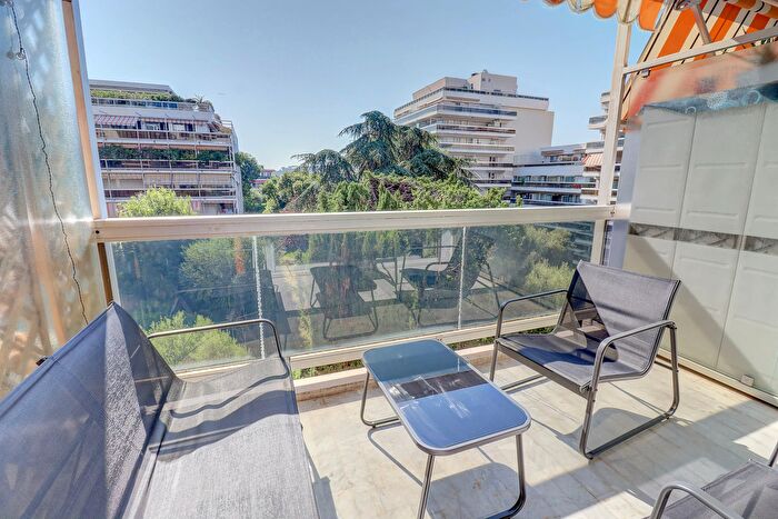 Appartement à vendre - Antibes, Juan-les-Pins, Le Cap - 2 pièces - 1 chambre