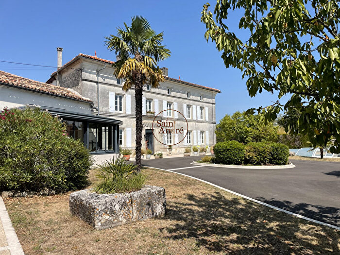 Hiersac : Maison 7 pièces à vendre