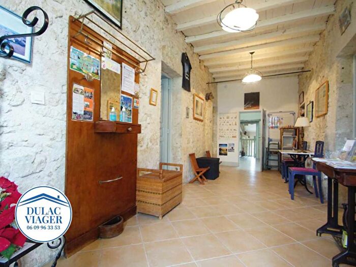 Maison 8 pièces à Sainte-Mère, à vendre