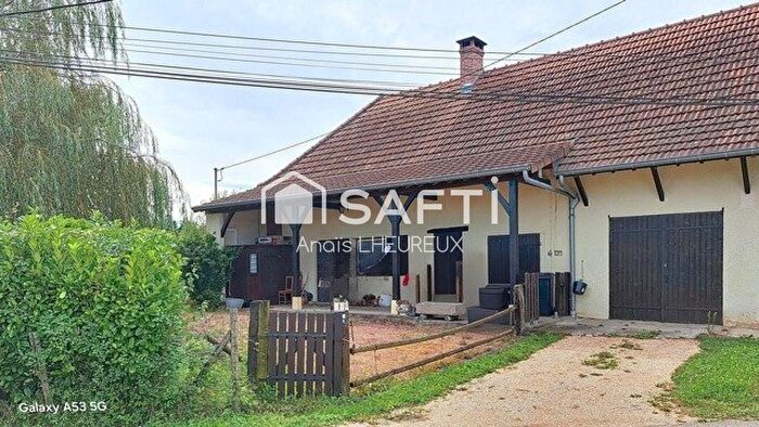 Maison 5 pièces à Savigny-sur-Seille, à vendre