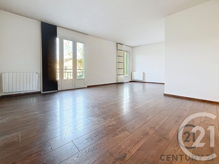 Appartement 3 pièces à louer à Villeneuve-lès-Avignon, Centre-ville, Stade