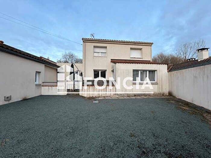 Maison à louer - Vairé - 6 pièces - 5 chambres