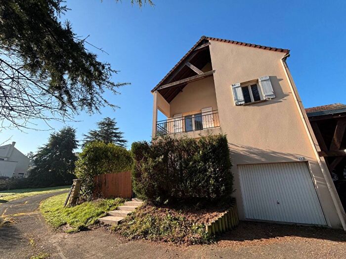 Maison à louer - Saint-Germain-en-Laye - 5 pièces - 4 chambres