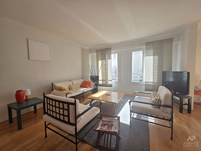 Rueil-Malmaison, Coeur de Ville - Appartement 5 pièces à louer