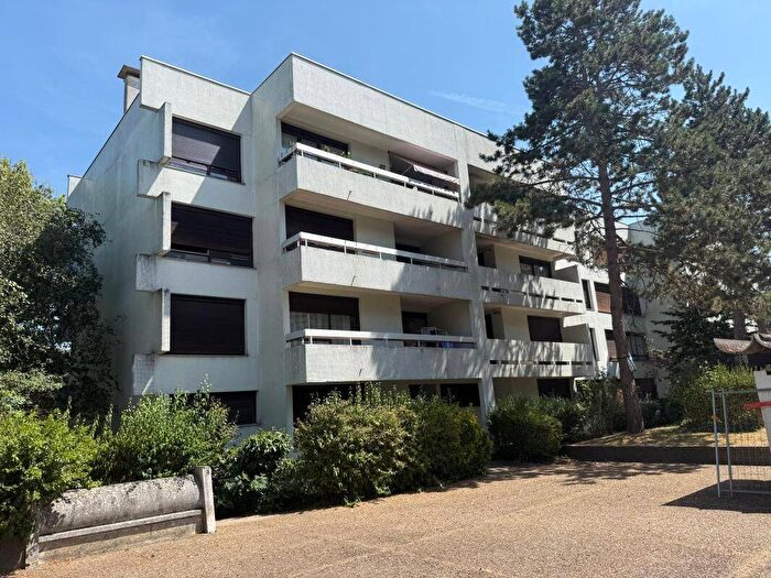 Champagne, Les Ulis : Appartement 3 pièces à louer