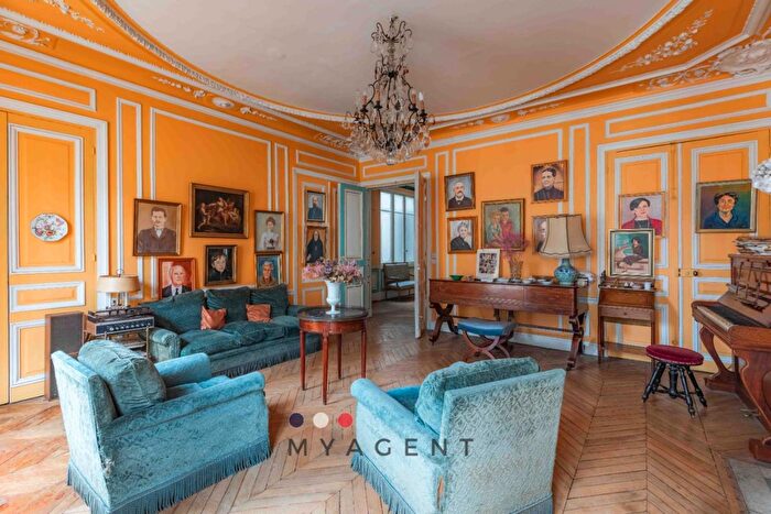 Appartement à vendre - Paris e , Passy, Maison de la Radio, Muette-Sud - 5 pièces - 3 chambres