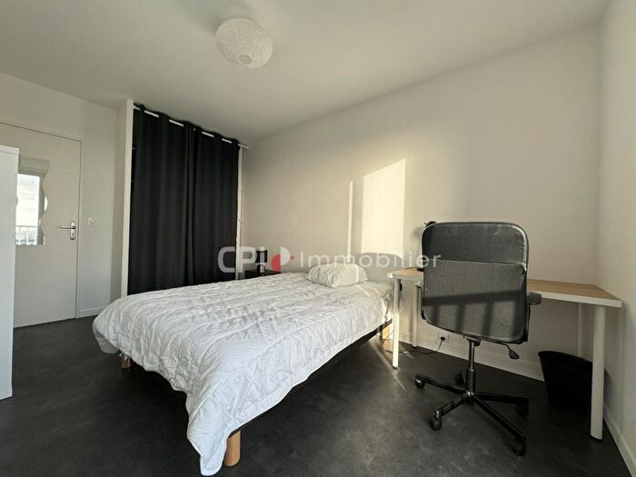 Appartement à louer - Quartiers Nord-Ouest, Villejean - 1 pièce - 4 chambres