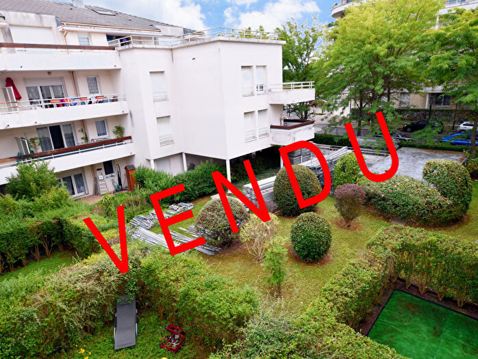 Appartement à vendre - Chelles, Centre-ville, Gare, Abbesses - 1 pièce