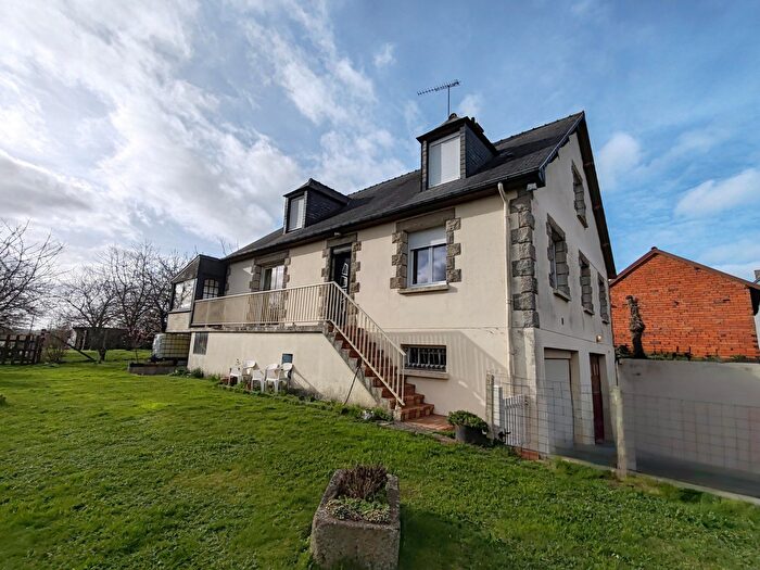 Maison à vendre - Savigny-le-Vieux - 8 pièces - 5 chambres