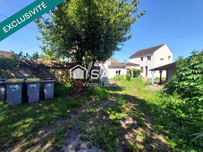 Saint-Pierre-lès-Nemours - Maison 7 pièces à vendre