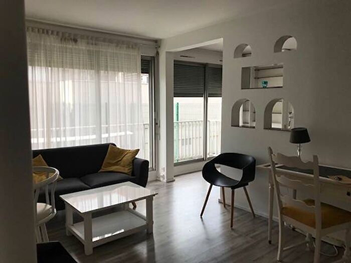 Appartement à louer - Gambetta, Courbevoie - 2 pièces - 1 chambre