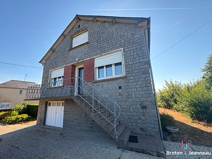 Saint-Denis-de-Gastines : Maison 3 pièces à vendre