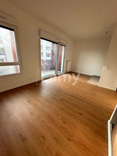 Appartement à louer - Maison Blanche, Neuilly-sur-Marne - 1 pièce