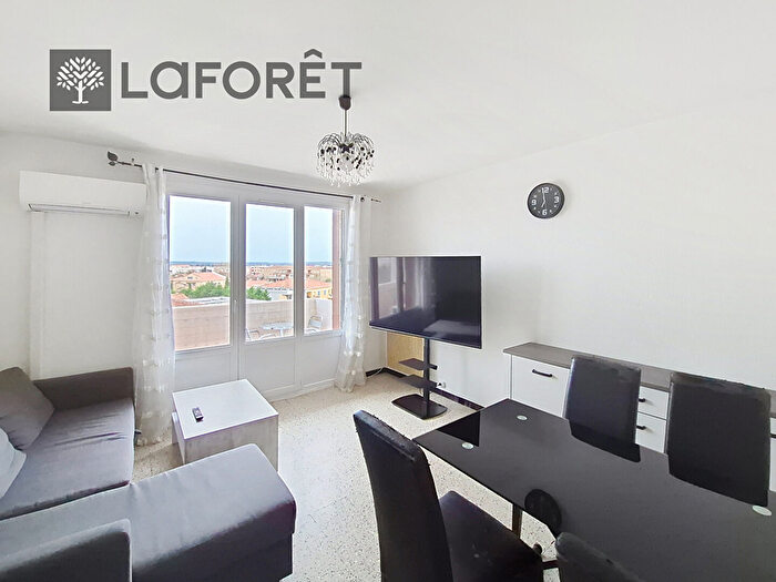 Appartement à louer - Salon-de-Provence, Touret, Route dEyguières - 3 pièces - 2 chambres