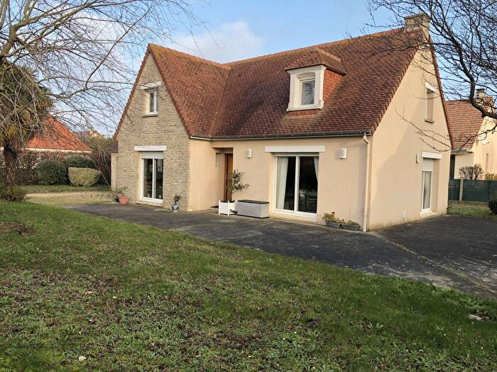 Luc-sur-Mer : Maison 6 pièces à louer