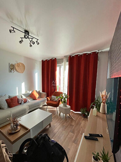 Appartement à vendre - Poissy, La Coudraie - 2 pièces - 1 chambre