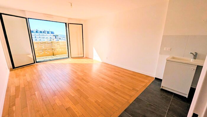 Appartement à louer - Issy-les-Moulineaux, Centre-ville, Corentin Celton, Les Varennes - 3 pièces - 2 chambres