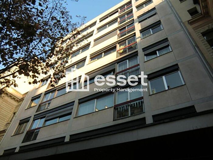 Paris 16ème arrondissement : Appartement 4 pièces à louer