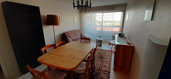 Maisons à vendre et appartements à louer - 1
