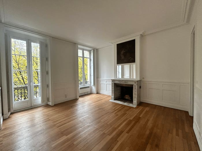 Appartement à louer à Jardin Public, Bordeaux