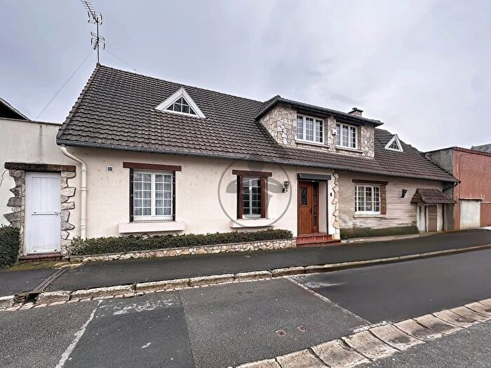 Maison à vendre - Bohain-en-Vermandois - 6 pièces - 4 chambres