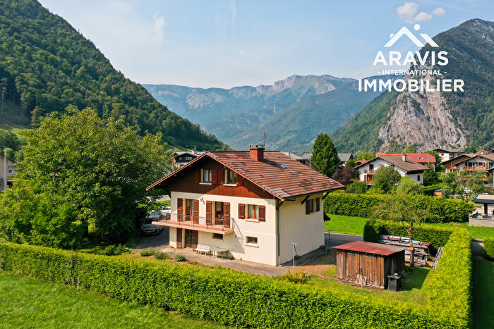 Maison à vendre - Thônes - 7 pièces - 5 chambres