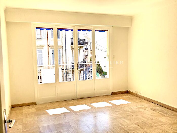 Appartement 2 pièces à louer à Cannes, Carnot