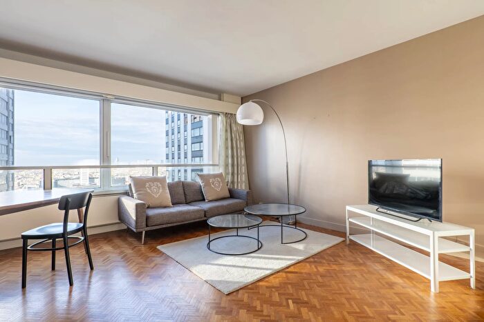 Appartement à louer - Paris e , Emeriau, Zola - 2 pièces - 1 chambre