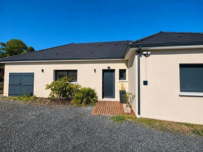 Saint-Hilaire-Peyroux : Maison 4 pièces à louer