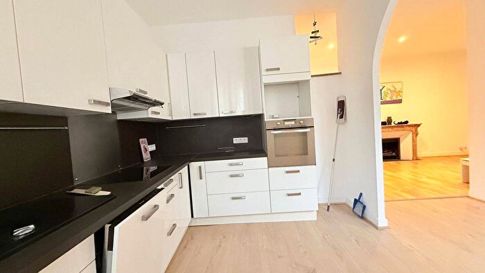 Appartement à louer - Centre Ancien, Draguignan - 2 pièces - 1 chambre