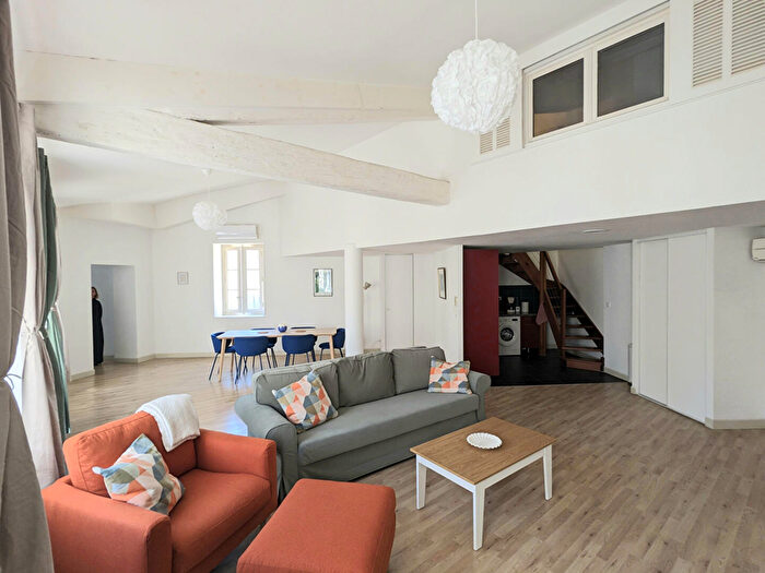 Appartement 3 pièces à Marseille e, Grands Carmes, à louer