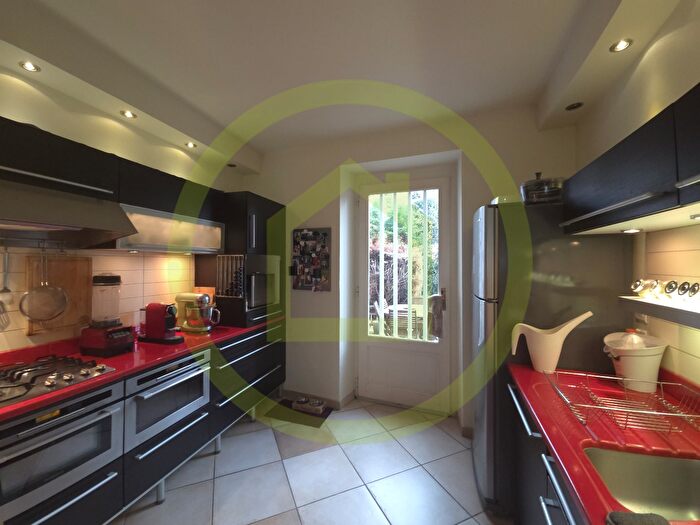 Maison à vendre - Massiac - 8 pièces - 4 chambres